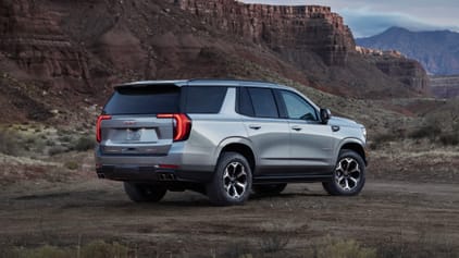 GMC Yukon Interior Layout & Technology | Top Gear