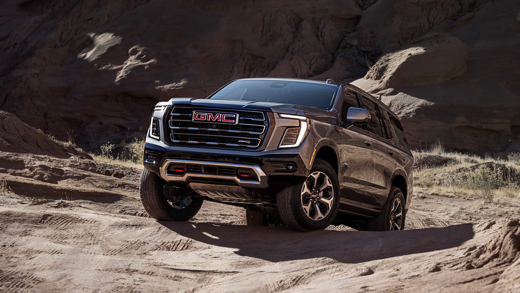 GMC Yukon Interior Layout & Technology | Top Gear