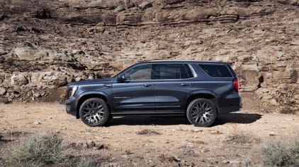 GMC Yukon Interior Layout & Technology | Top Gear