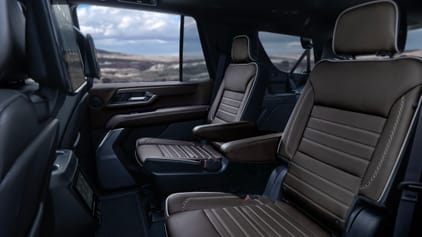GMC Yukon Interior Layout & Technology | Top Gear