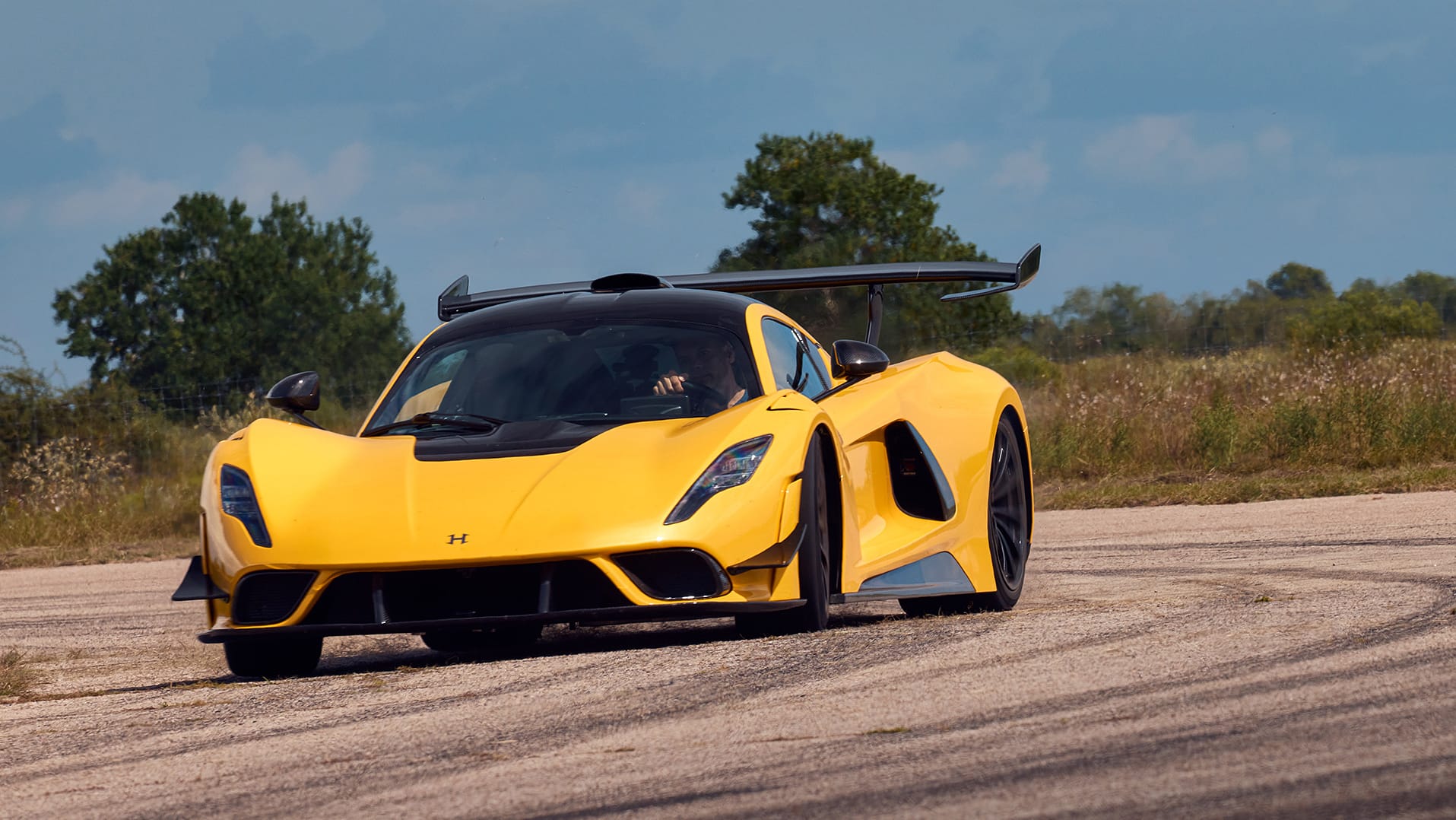 Hennessey F5 Venom Revolution Evo review: raw, wild and addictive ...