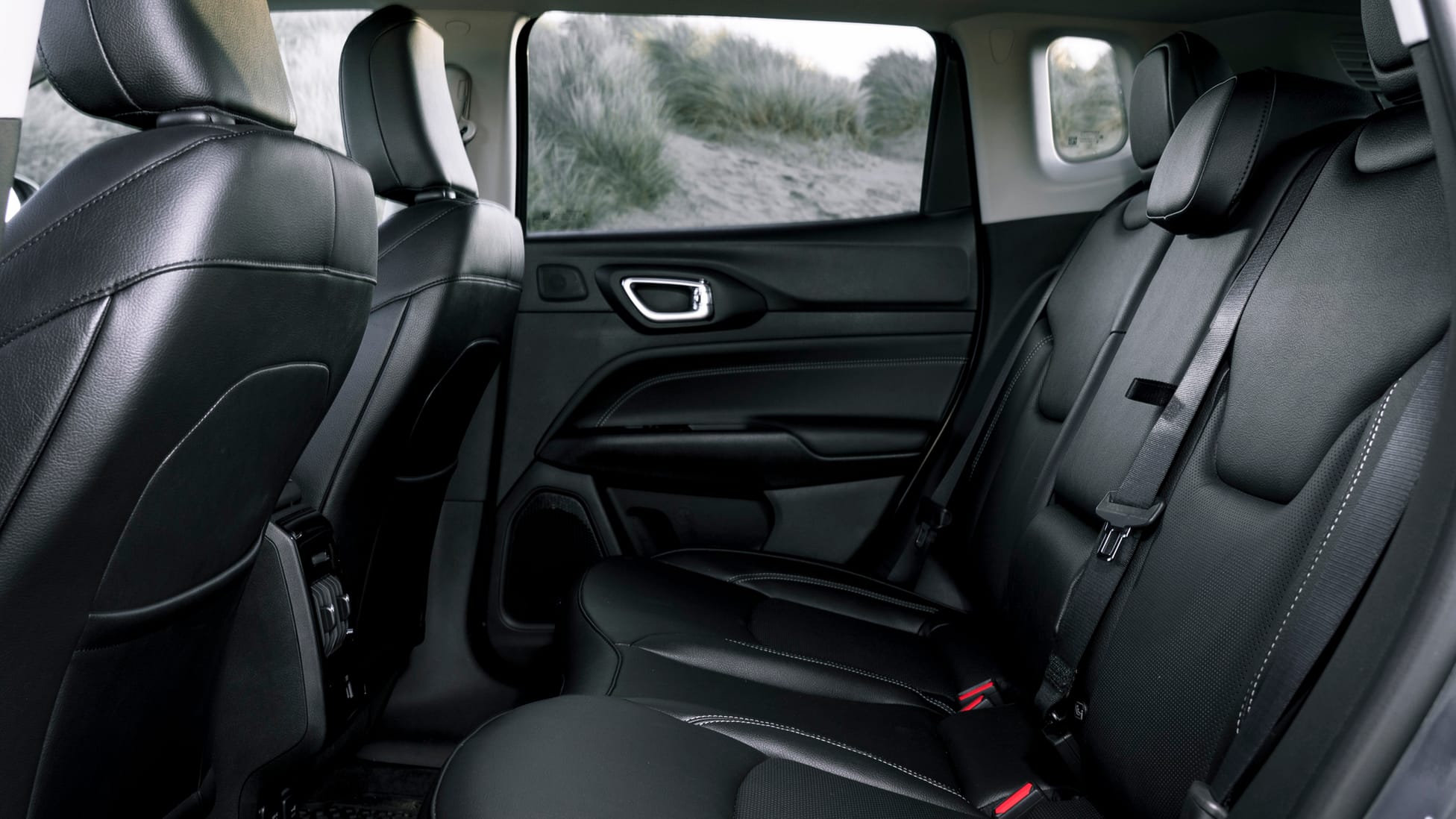 Jeep Compass (2017-2025) Interior Layout & Technology | Top Gear