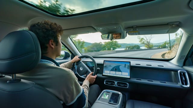 Leapmotor B10 Interior Layout & Technology | Top Gear