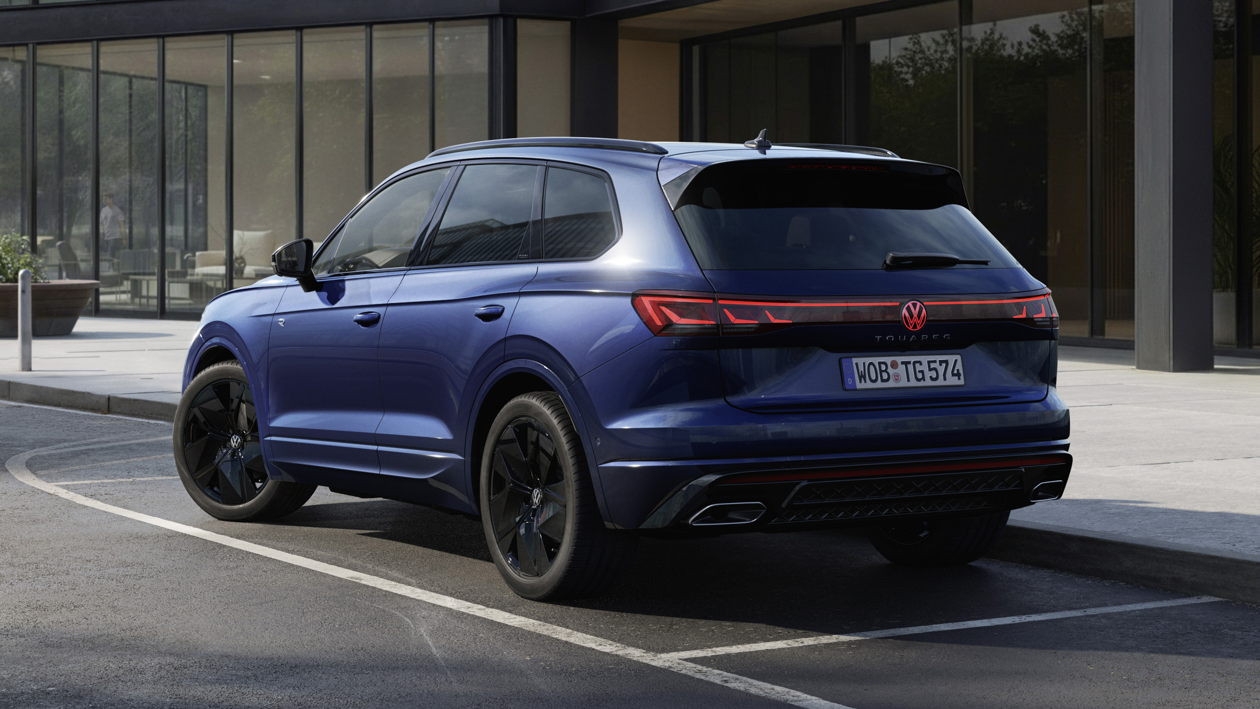 The Volkswagen Touareg is dying, and this is the FINAL EDITION | Top Gear