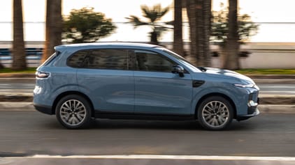 Leapmotor B10 Interior Layout & Technology | Top Gear