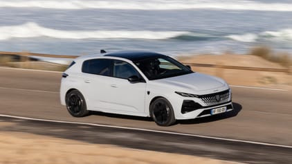 Peugeot 308 Interior Layout & Technology | Top Gear