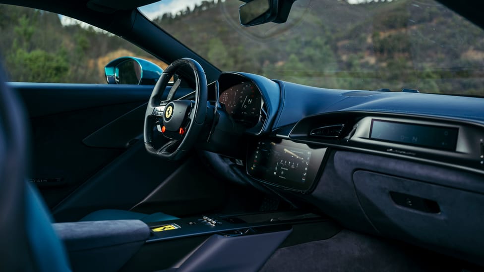 Ferrari Amalfi Interior Layout & Technology | Top Gear