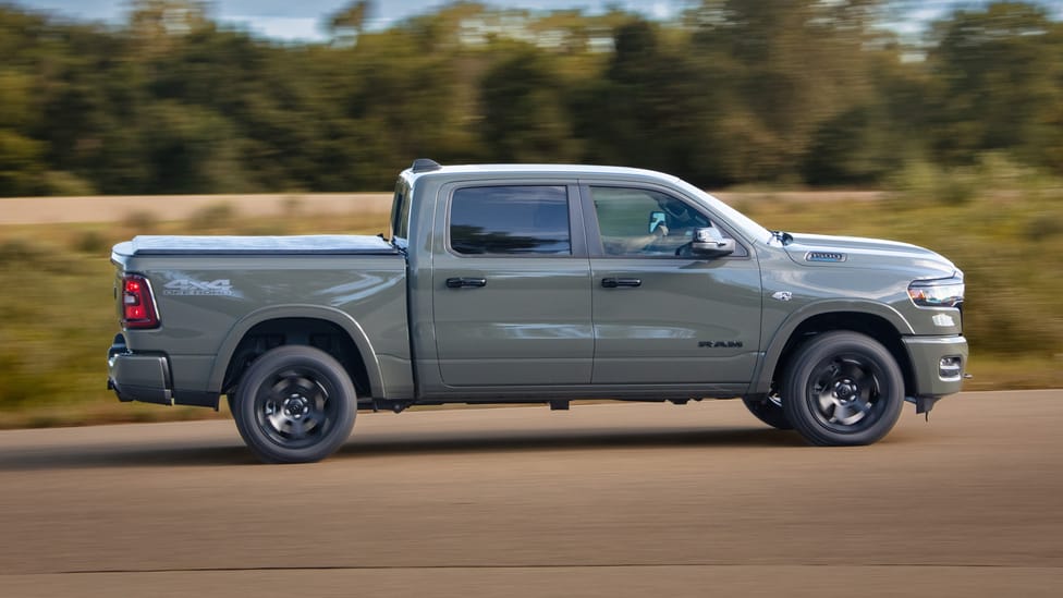 RAM 1500 (US) Driving, Engines & Performance | Top Gear