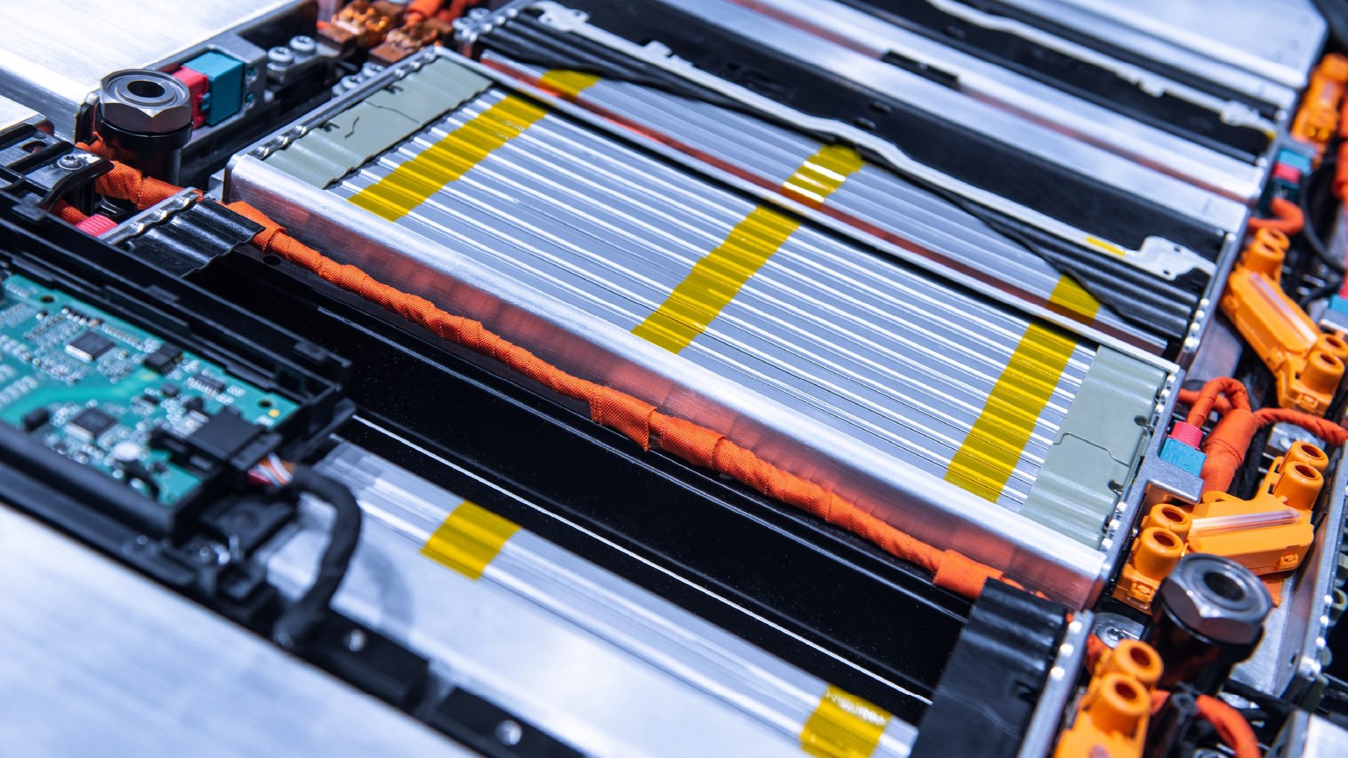 A new study has revealed electric car batteries last a lot longer than ...
