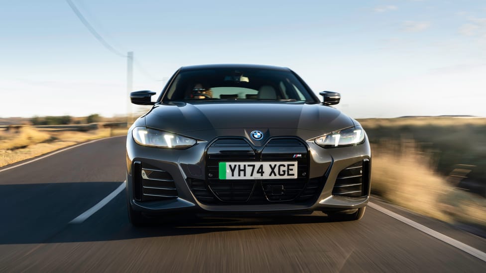 BMW i4 Interior Layout & Technology | Top Gear