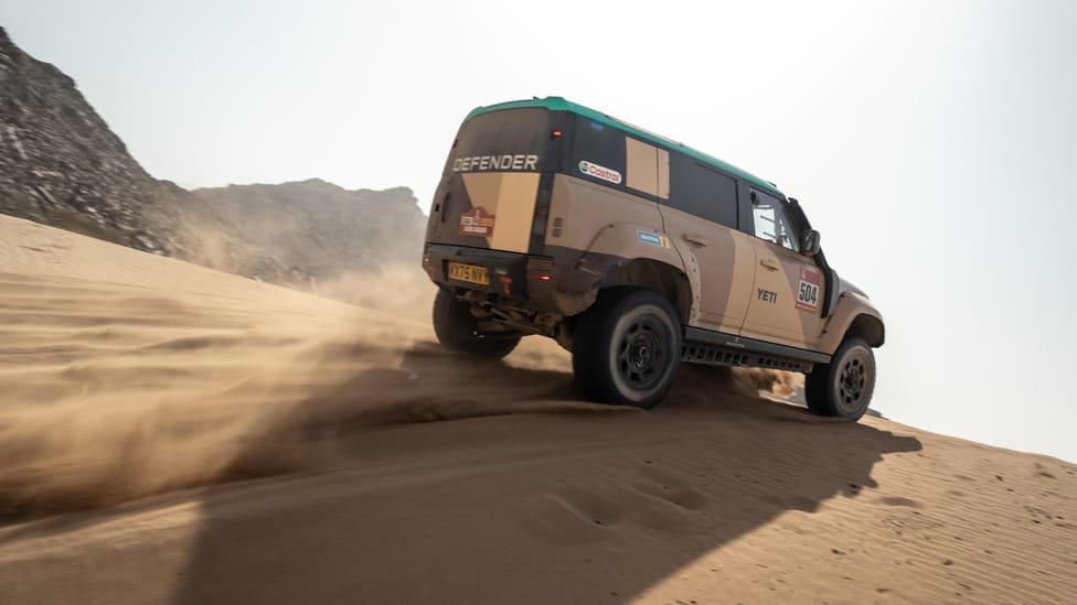 Defender stands on the verge of victory in the Dakar Rally | Top Gear