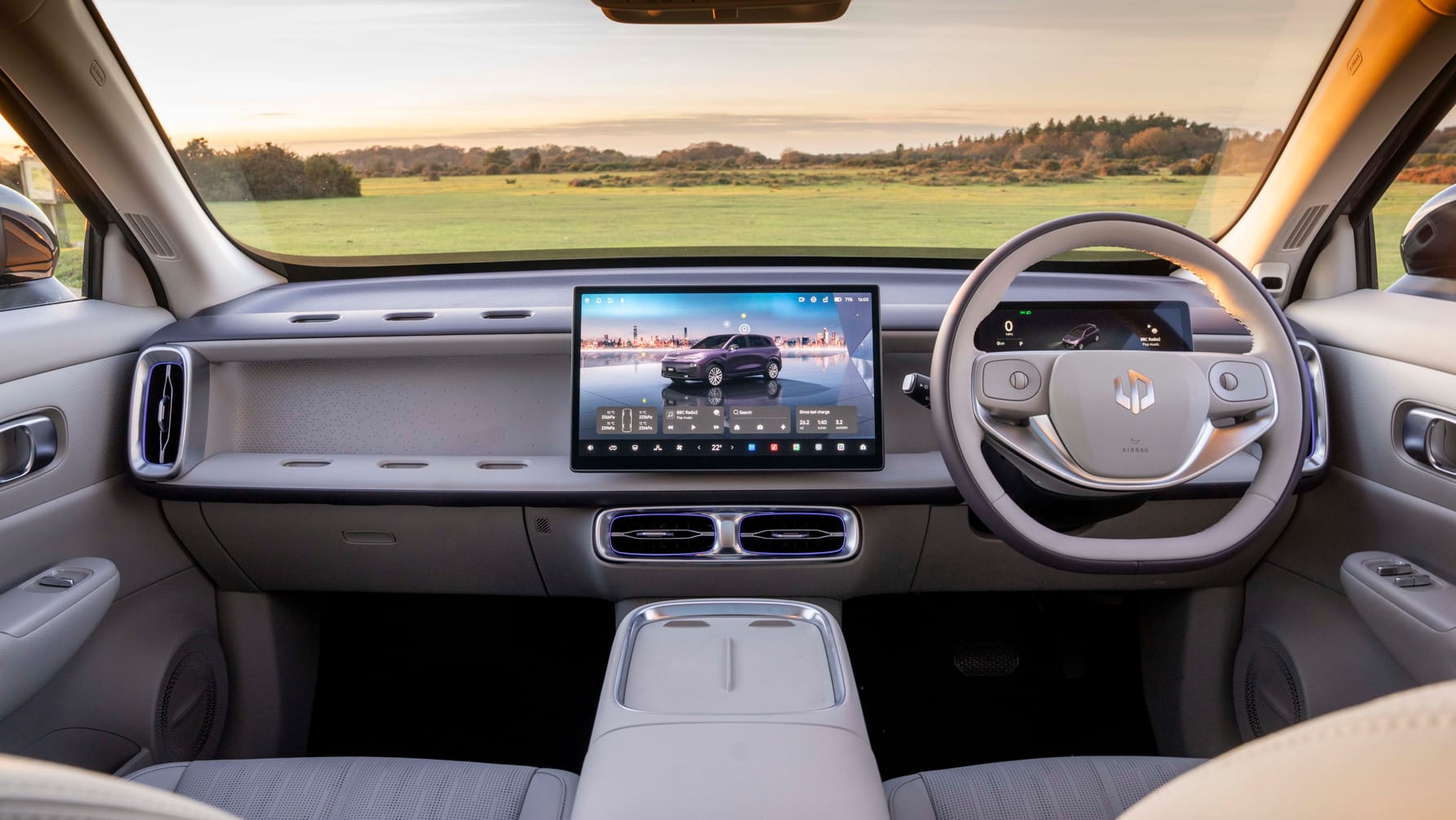 Leapmotor B10 Interior Layout & Technology | Top Gear
