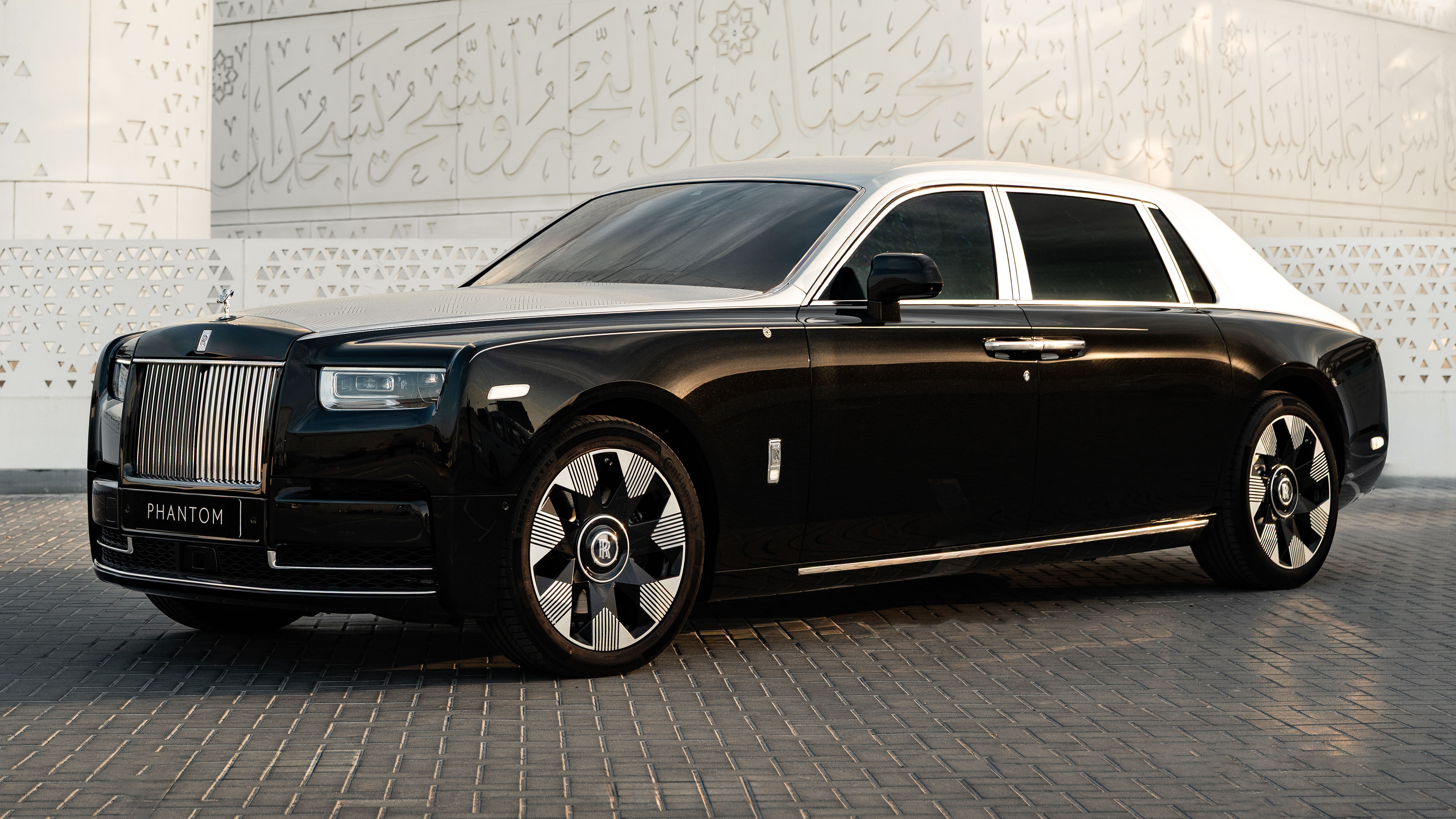 This one-off Rolls-Royce Phantom gets a bonnet etched by frickin ...