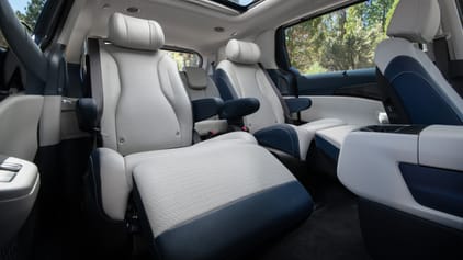 Kia Carnival Review 2026 | Top Gear