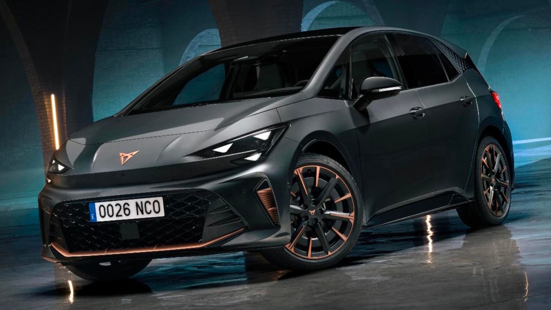 This is the new, facelifted Cupra Born, and it'll cost between £36k-£ ...
