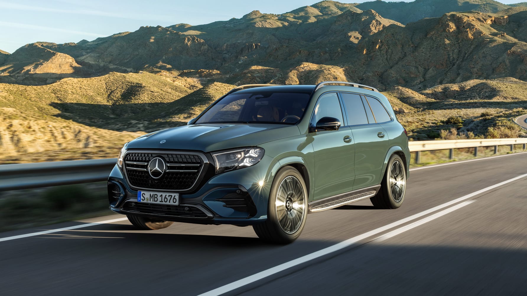 Mercedes has facelifted its giant GLS and fitted a flat-plane crank V8 ...