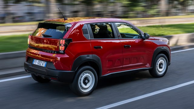 Stellantis is going to build lots of small, cheap electric cars from ...