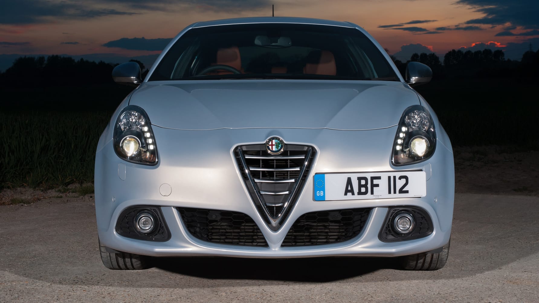 Alfa Romeo Giulietta Interior Layout & Technology | Top Gear