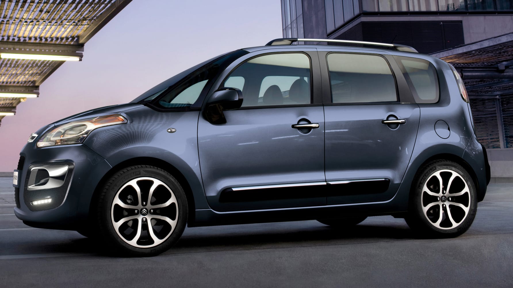 Citroen C3 Picasso Review 2025 | Top Gear