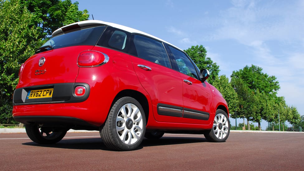Fiat 500L Interior Layout & Technology | Top Gear