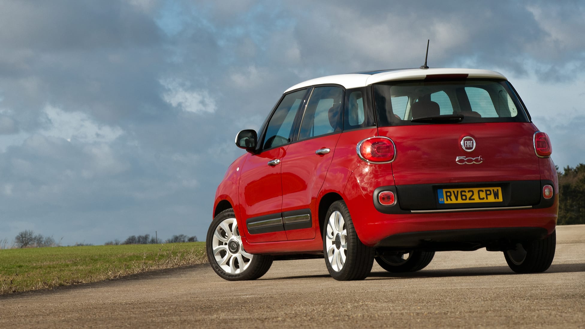Fiat 500L Driving, Engines & Performance | Top Gear