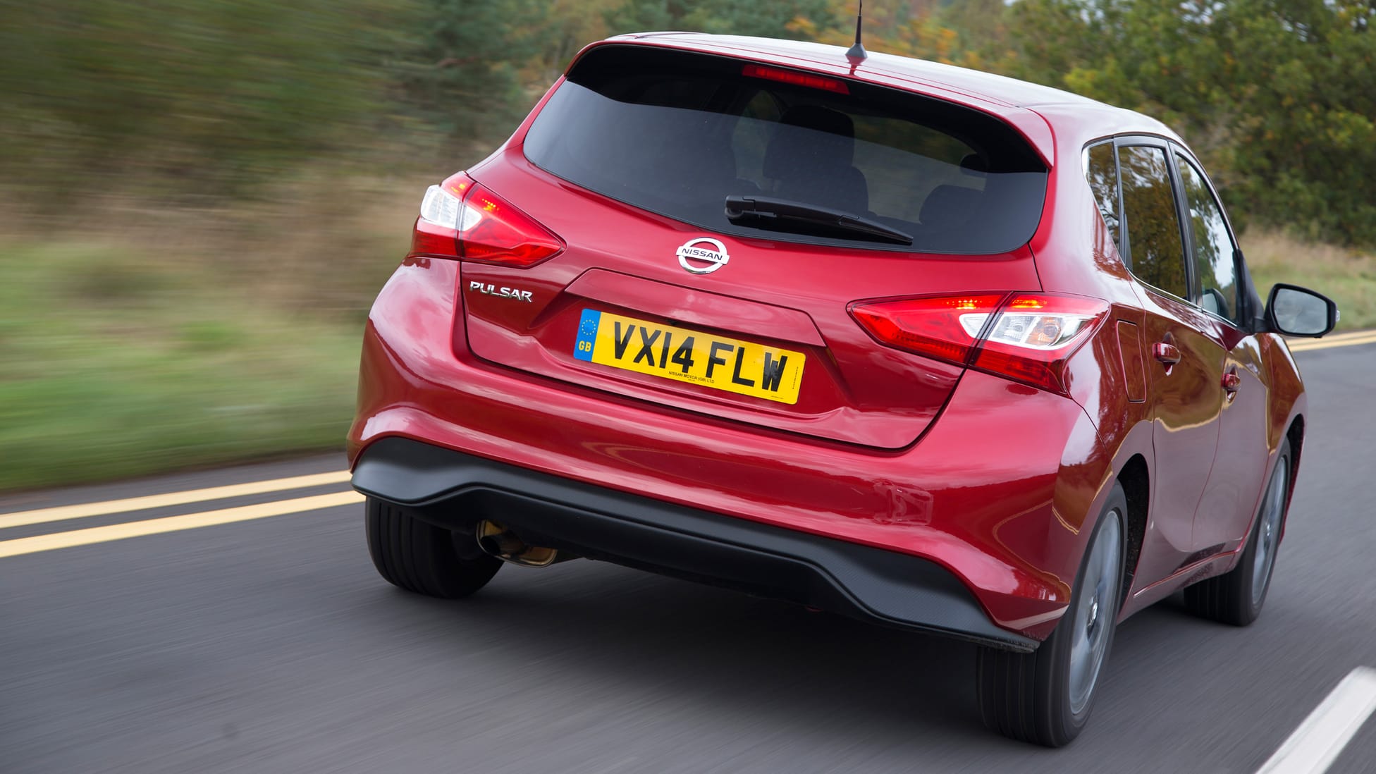 Nissan Pulsar Interior Layout & Technology | Top Gear