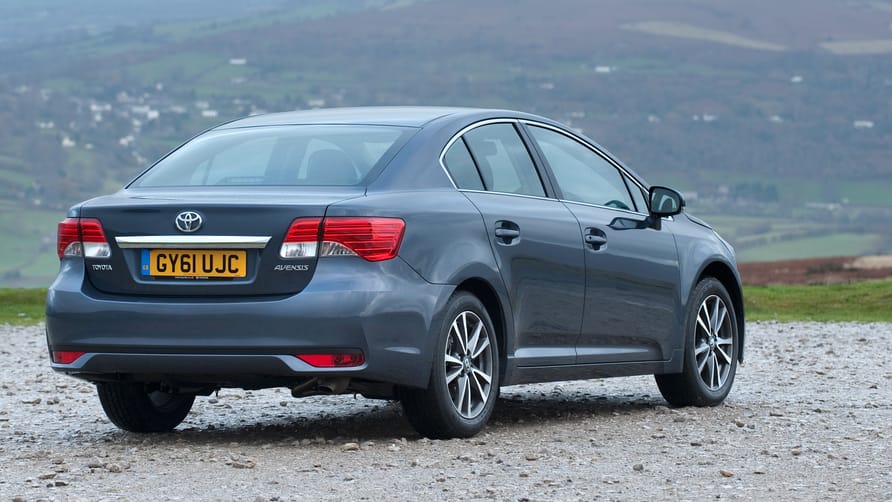 Toyota Avensis Driving, Engines & Performance | Top Gear