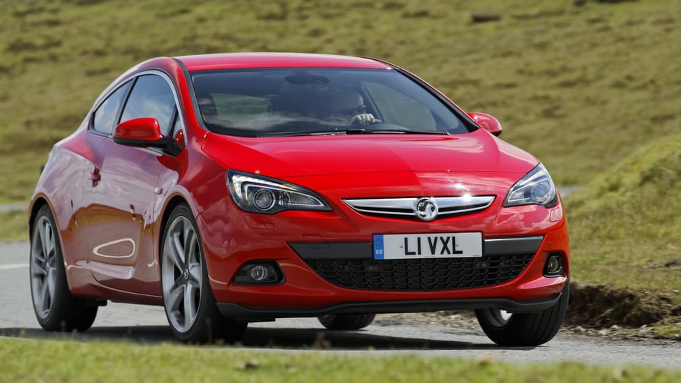 Vauxhall Astra GTC Interior Layout & Technology | Top Gear