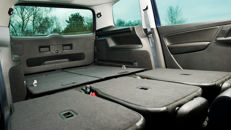 Volkswagen Sharan Interior Layout & Technology | Top Gear