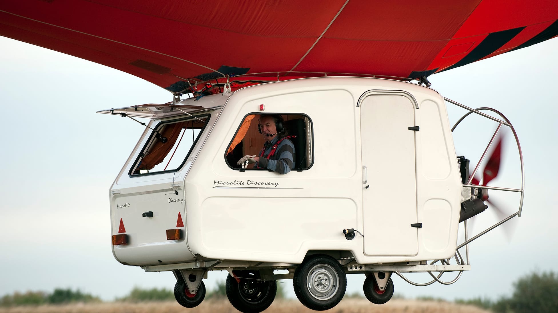 Top Gear Technology Centre Caravan Airship Driving, Engines ...