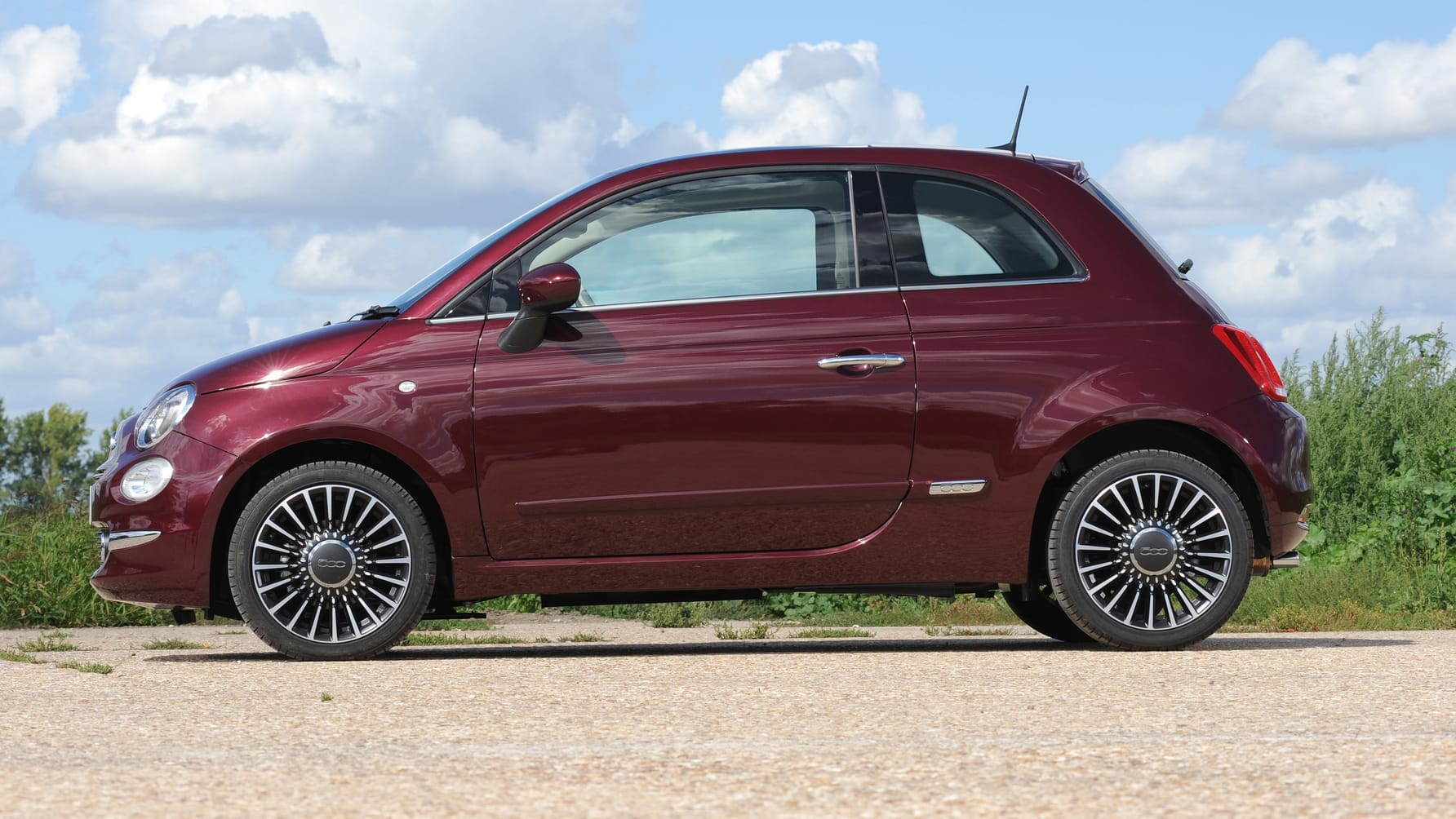 Fiat 500 (2007-) Driving, Engines & Performance | Top Gear