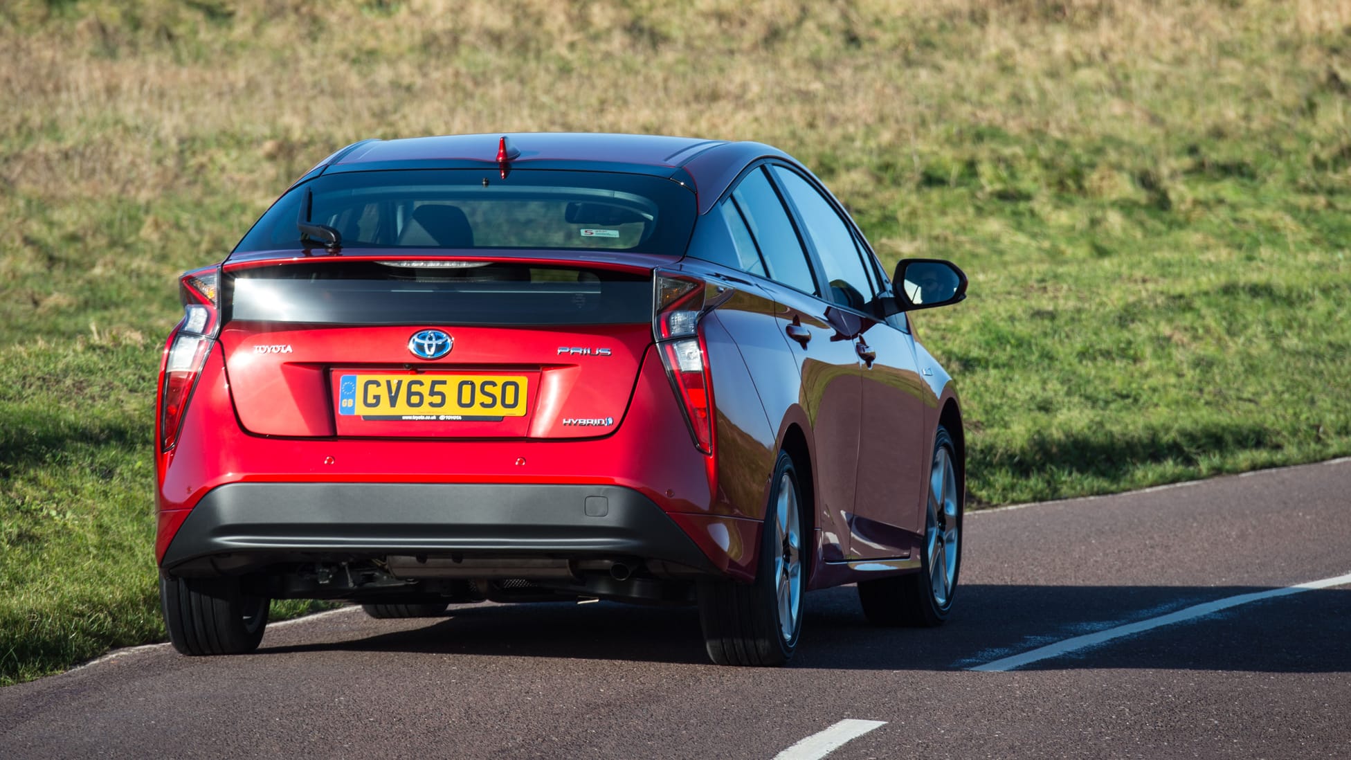 Toyota Prius Driving, Engines & Performance | Top Gear