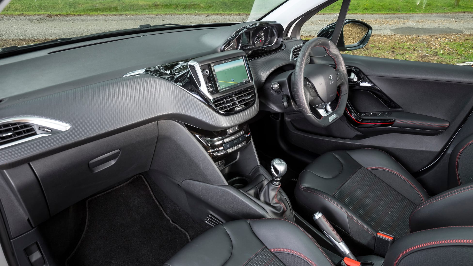 Peugeot 208 Interior Layout & Technology | Top Gear