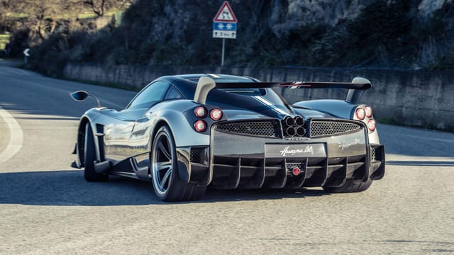 Pagani Huayra Interior Layout & Technology | Top Gear