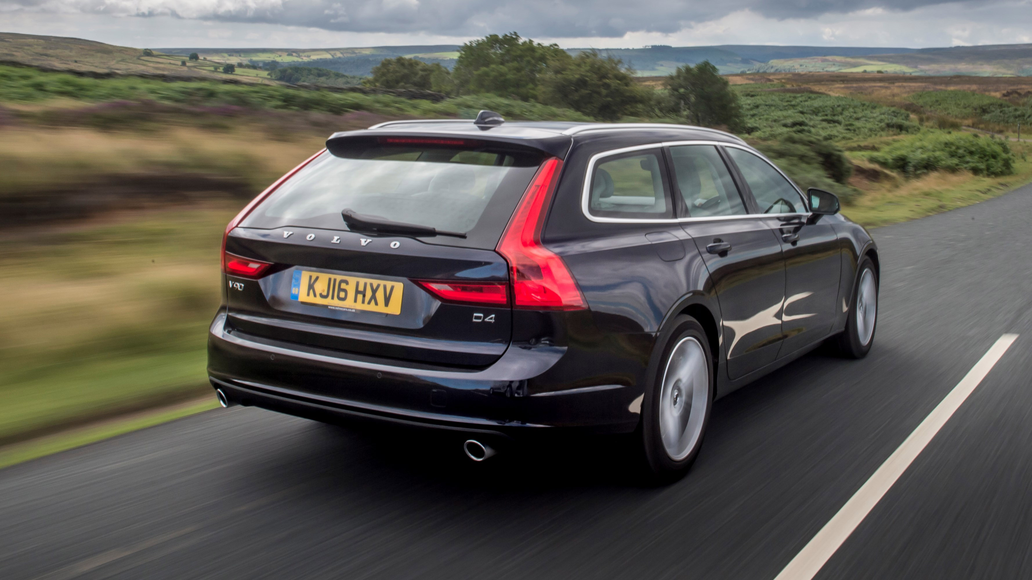 2017 Volvo V90 Review | Top Gear