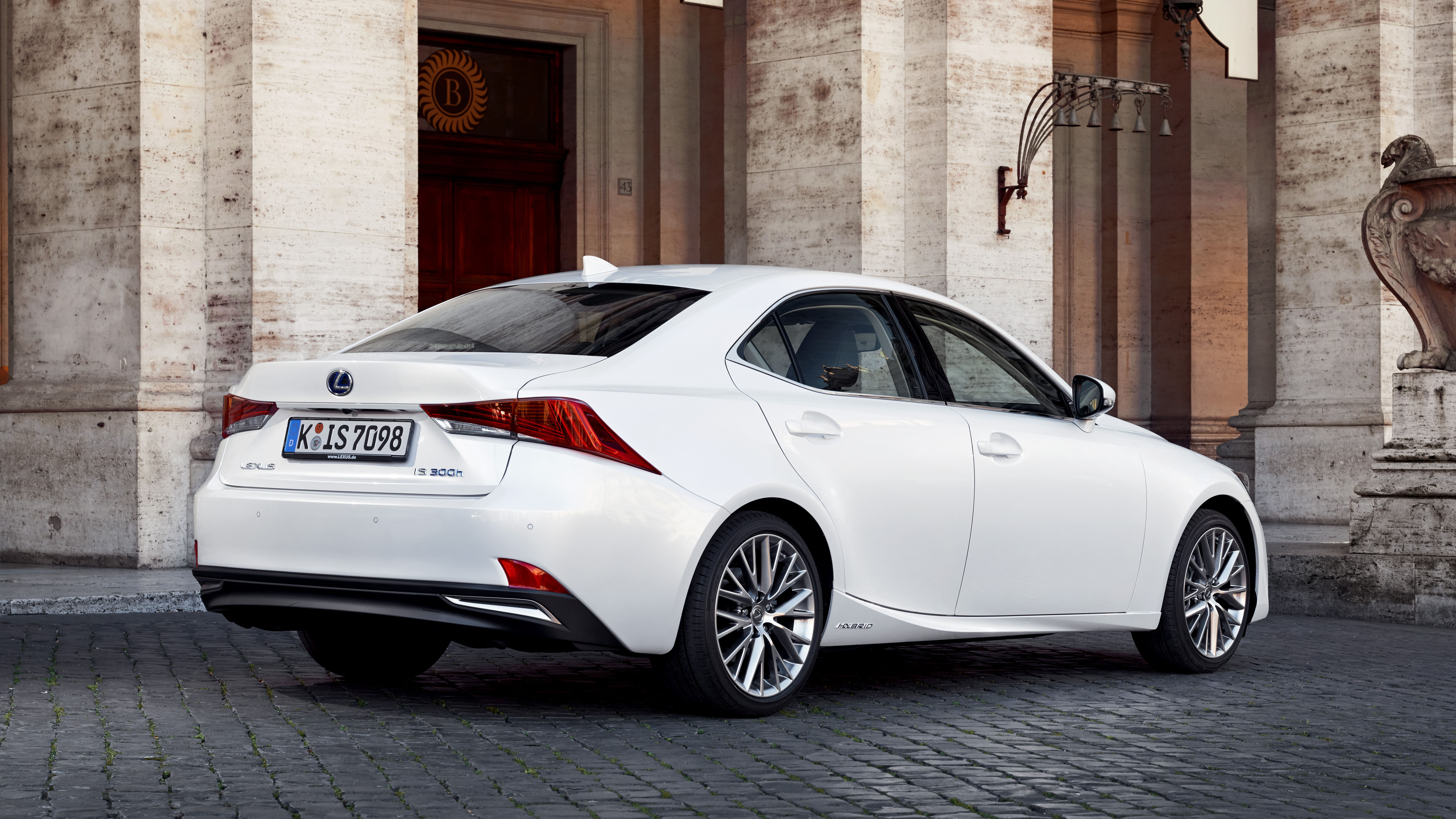 2017 Lexus IS Review | Top Gear