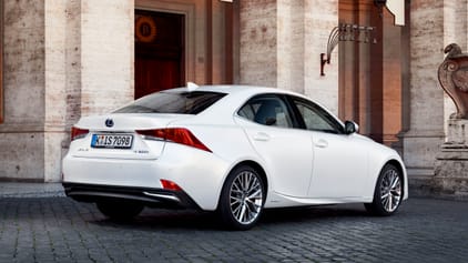 Lexus IS Interior Layout & Technology | Top Gear