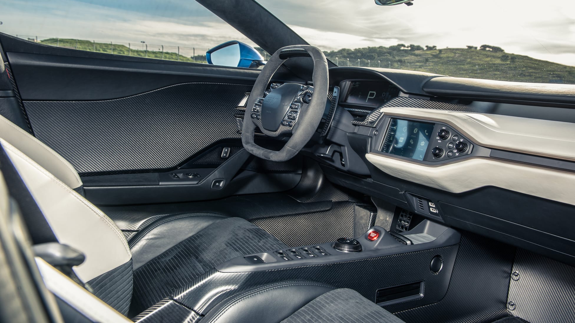 Ford GT Interior Layout & Technology | Top Gear
