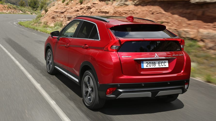 Mitsubishi Eclipse Cross Interior Layout & Technology | Top Gear
