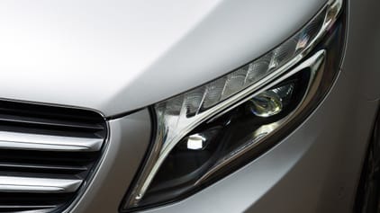 Mercedes-Benz V-Class Interior Layout & Technology | Top Gear