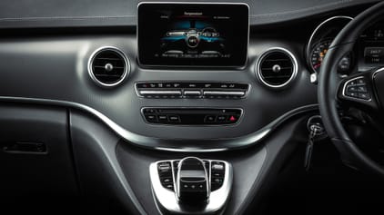 Mercedes-Benz V-Class Interior Layout & Technology | Top Gear