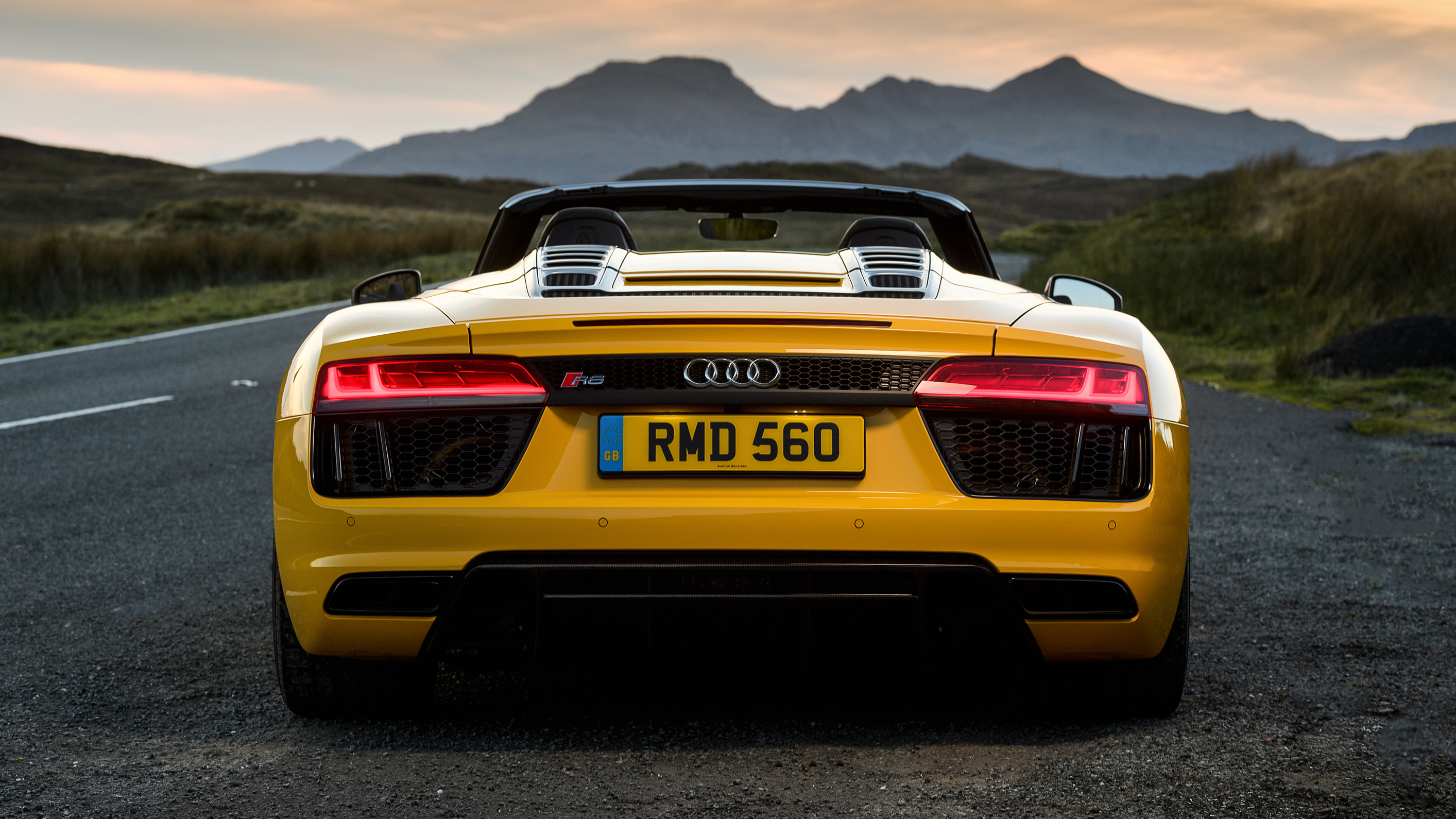 2017 Audi R8 Spyder Review | Top Gear