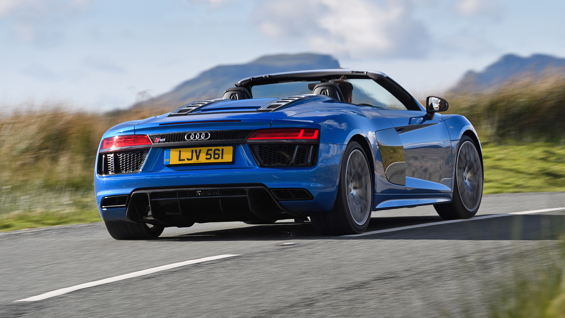2017 Audi R8 Spyder Review | Top Gear
