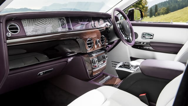Rolls-Royce Phantom Interior Layout & Technology | Top Gear