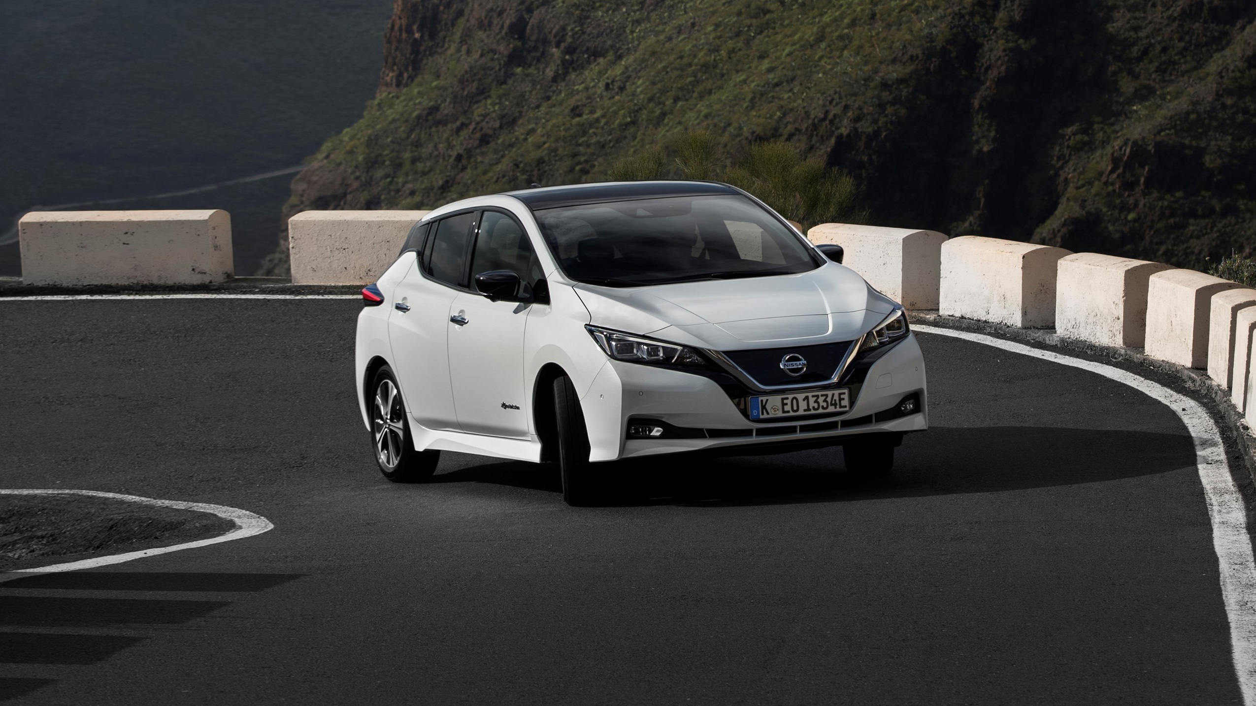 2018 Nissan Leaf Review | Top Gear
