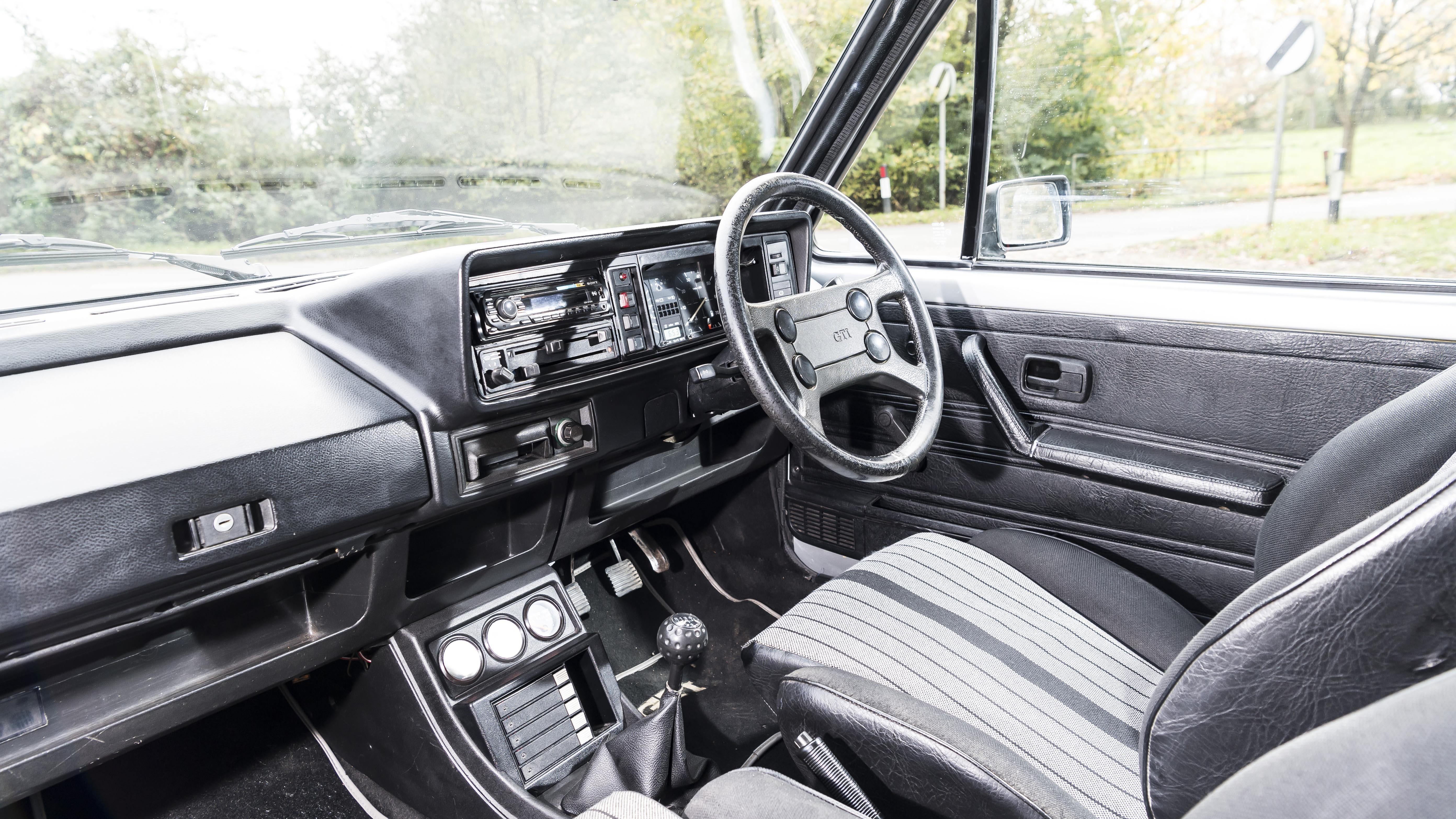 Golf 1 Interior
