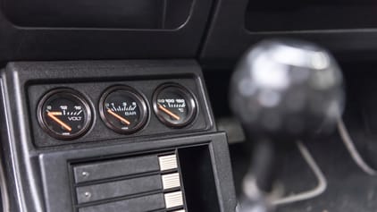 Volkswagen Golf GTI (Mk1) Interior Layout & Technology | Top Gear