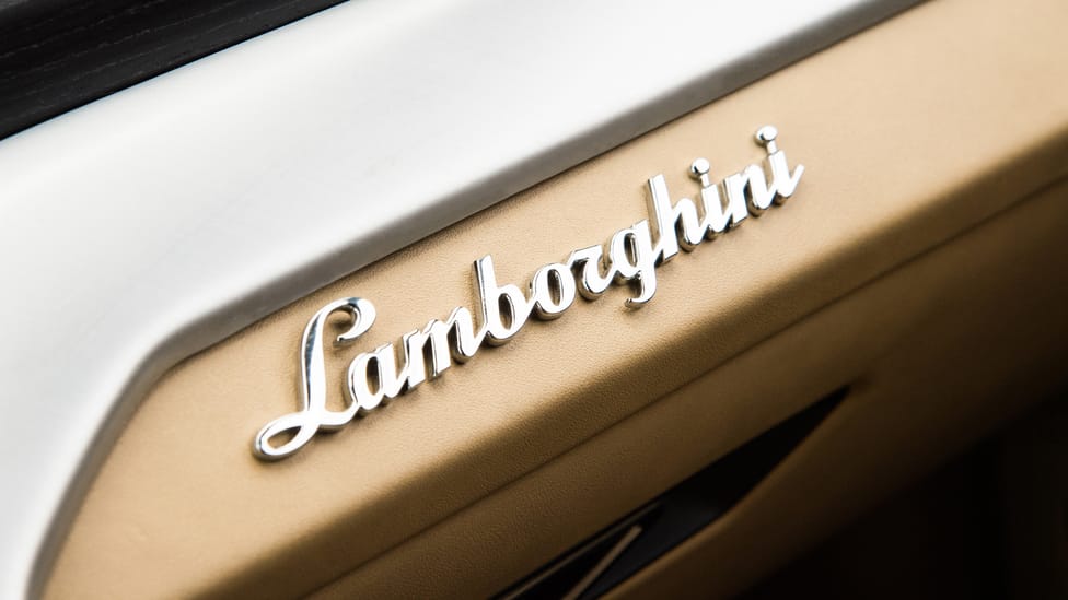 Lamborghini Urus Review 2022 | Top Gear