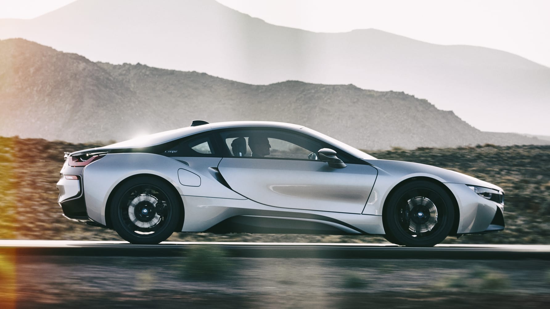 BMW i8 Driving, Engines & Performance | Top Gear