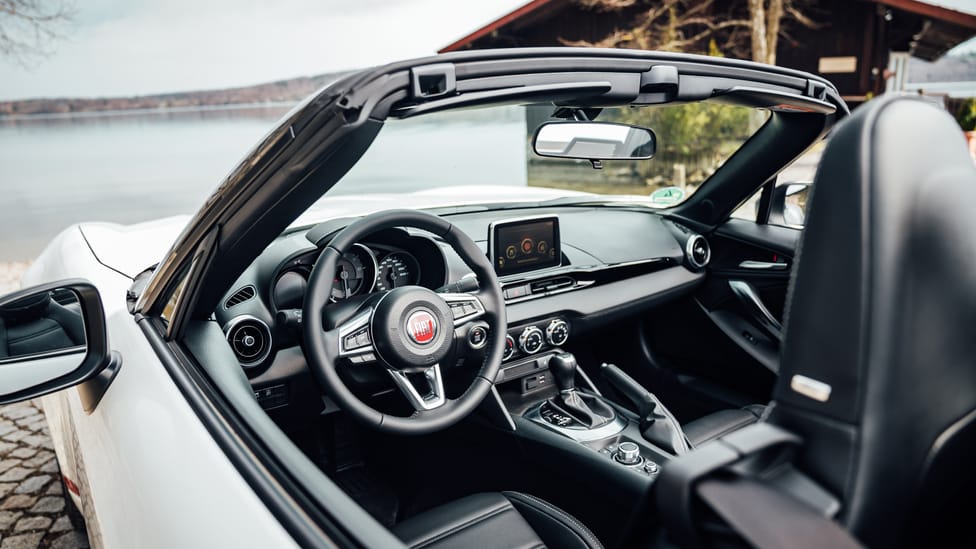 Fiat 124 Spider Driving, Engines & Performance | Top Gear